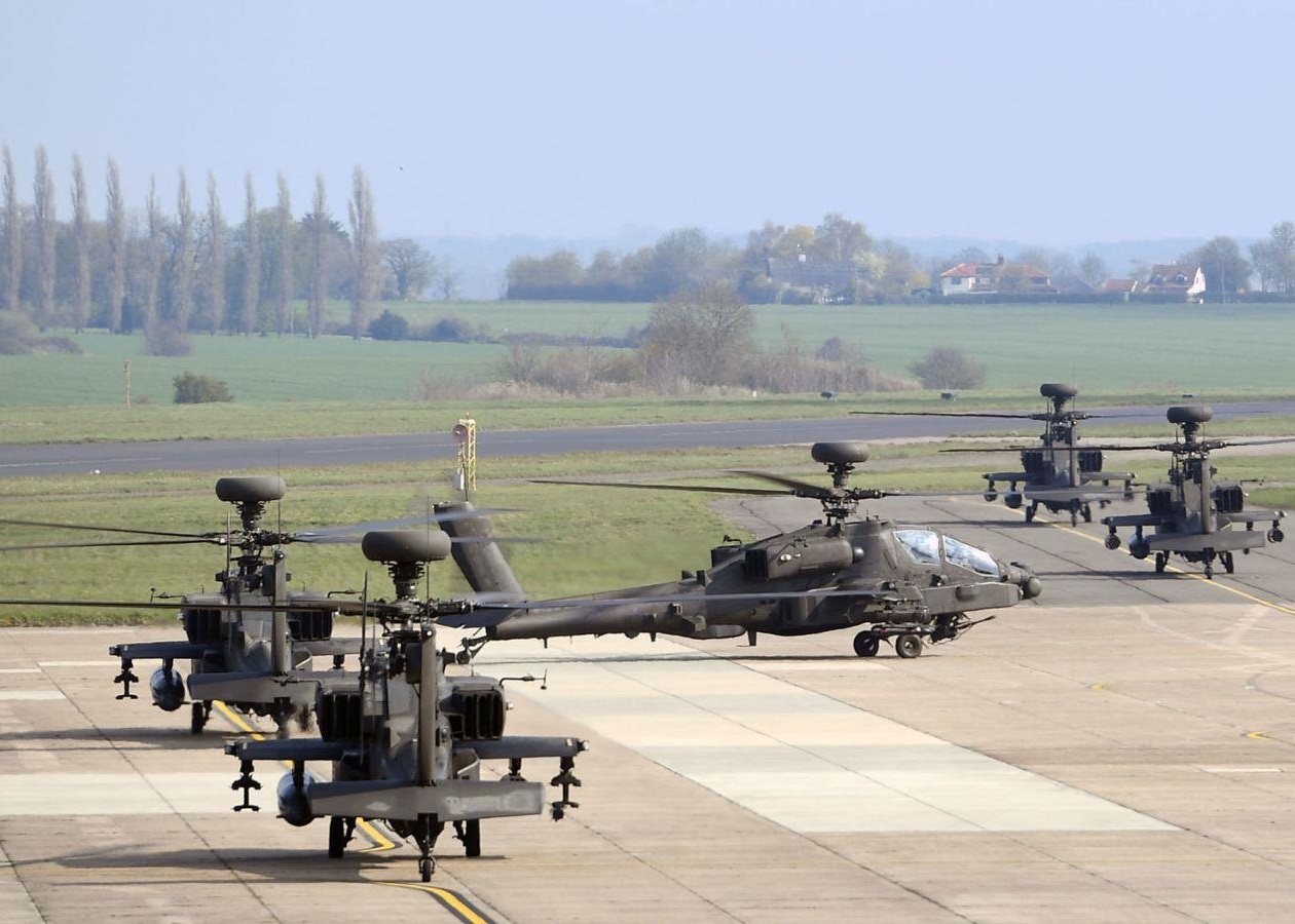 Британия отправила вертолеты Apache в Эстонию - Korrespondent.net