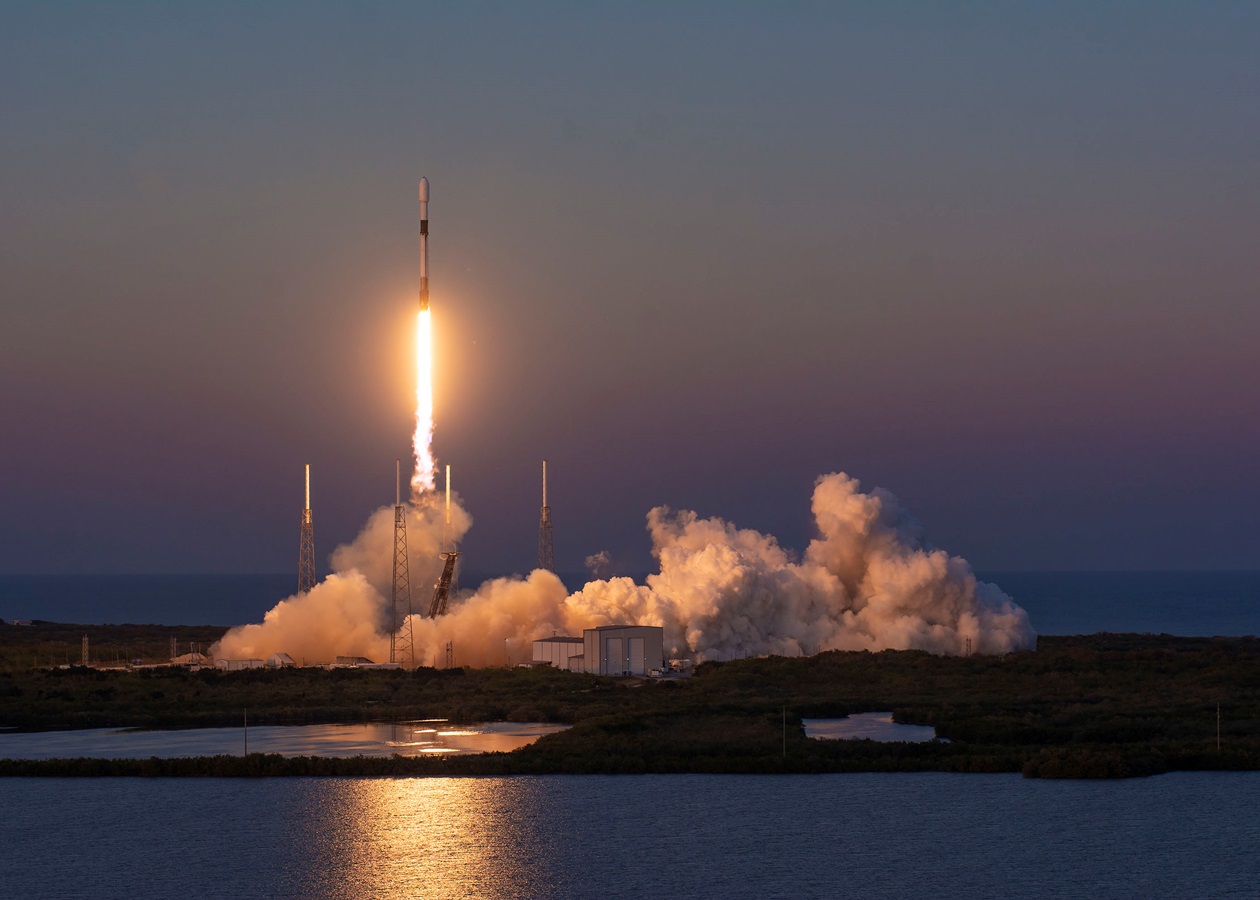 SpaceX запустила спутники для лучшего сигнала Starlink - Korrespondent.net