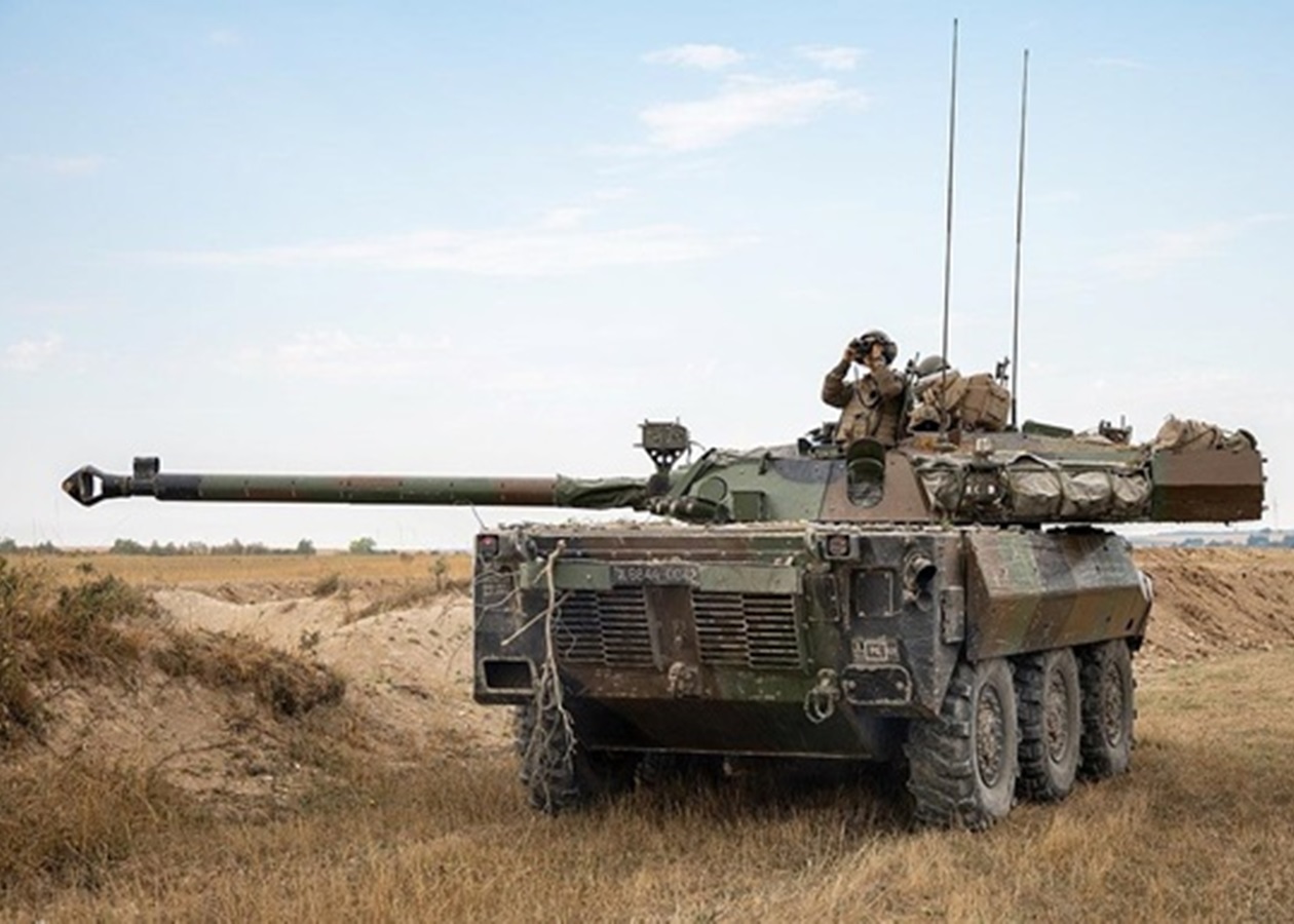 Резніков показав французькі танки AMX-10 - Korrespondent.net