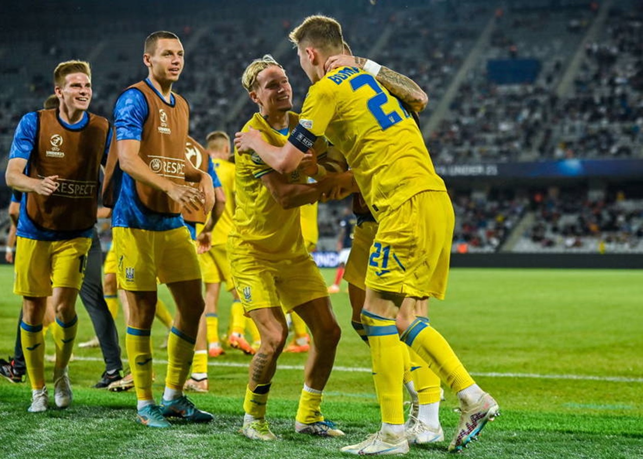 Стало відомо, хто тренуватиме збірну України з футболу на Олімпіаді ...