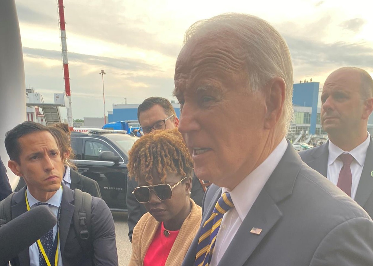 Байден відповів чи дадуть Україні Atacms