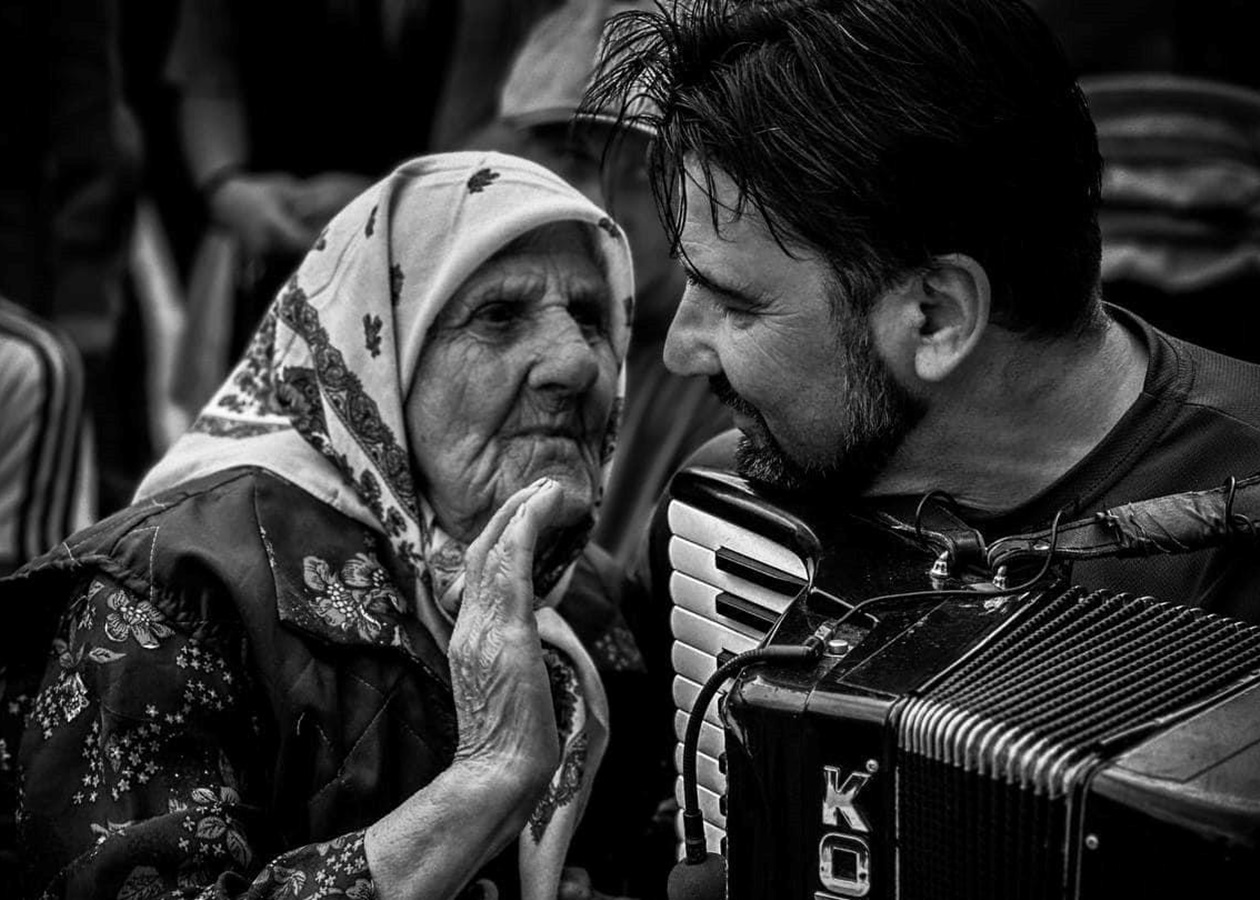 Kozak System выступили с 91-летней женщиной - Korrespondent.net