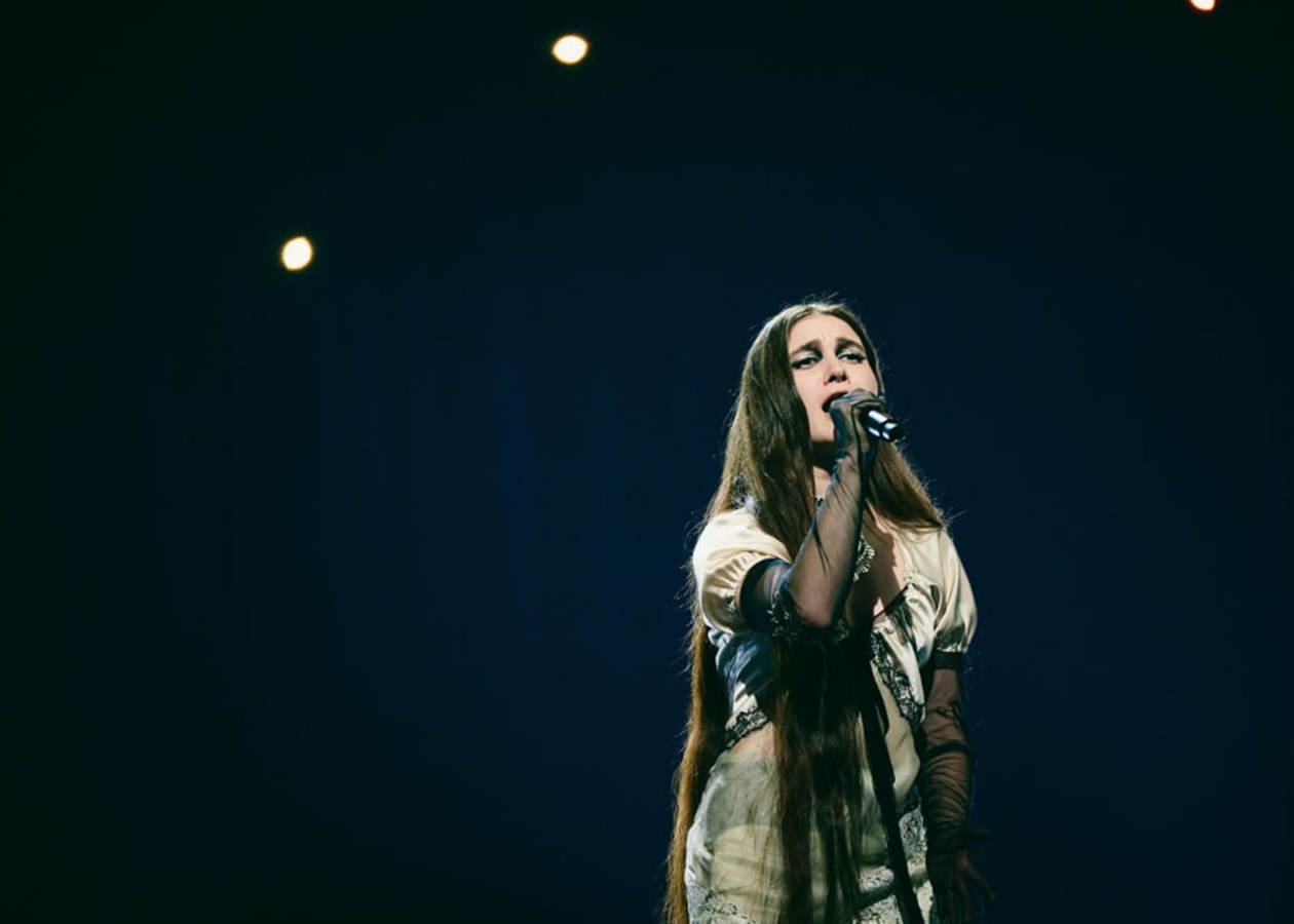 Jerry Heil вернулась на сцену Евровидения с легендарным хитом Селин ...