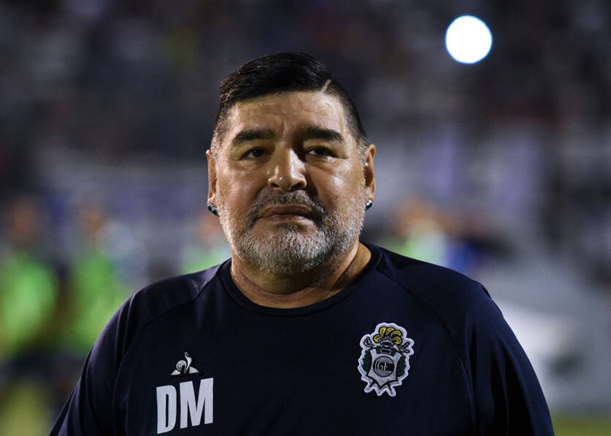 Футболка Марадоны, видавшая виды, продана на аукционе - Korrespondent.net