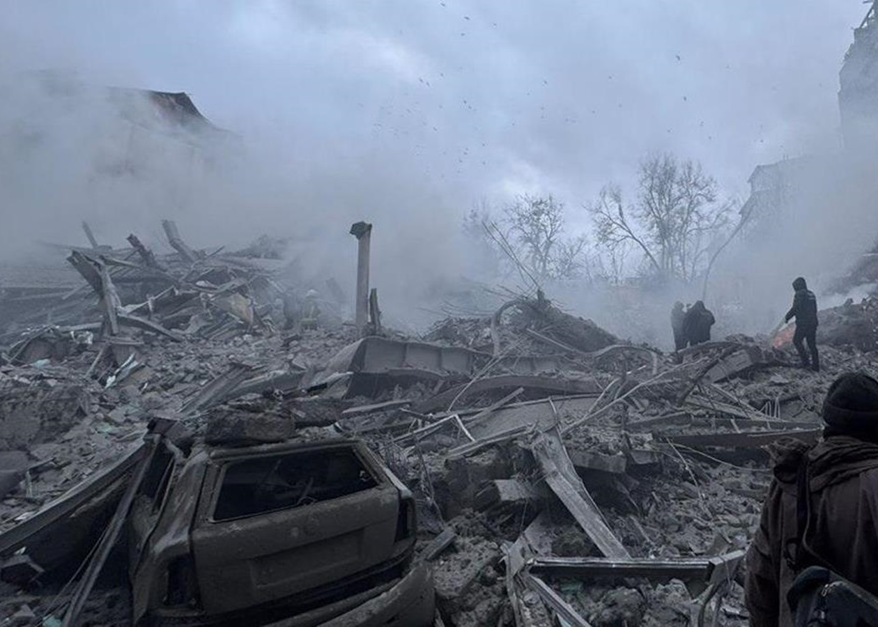Удар по Харкову: під завалами шукають 5 людей - Korrespondent.net