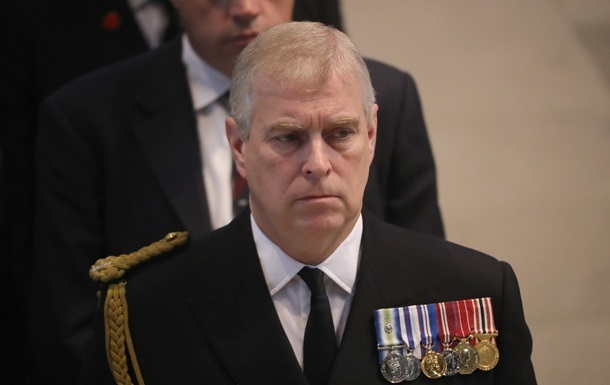 Король Чарльз позбавив принца Ендрю титулів і виселив із Royal Lodge ...